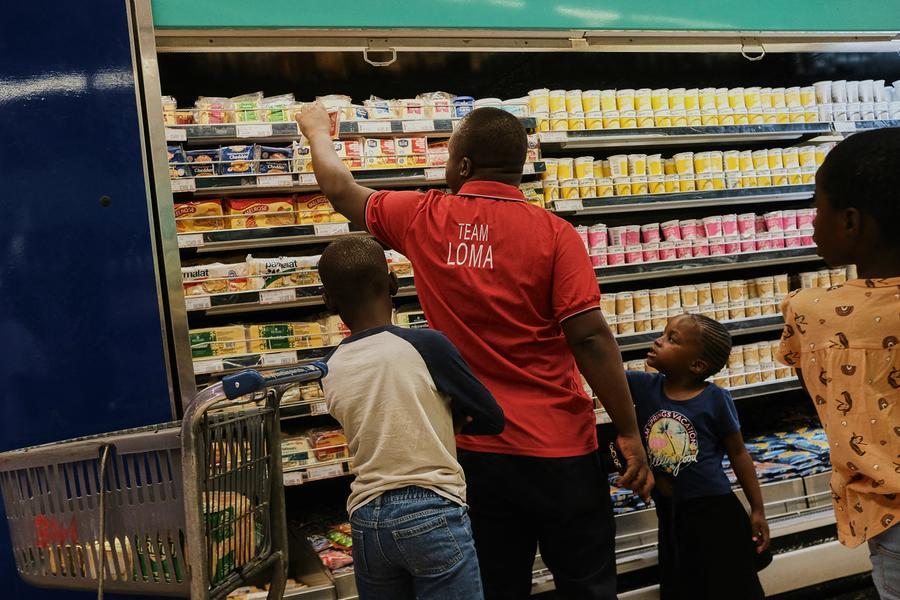 Zimbabwe inflation surges after currency devaluation