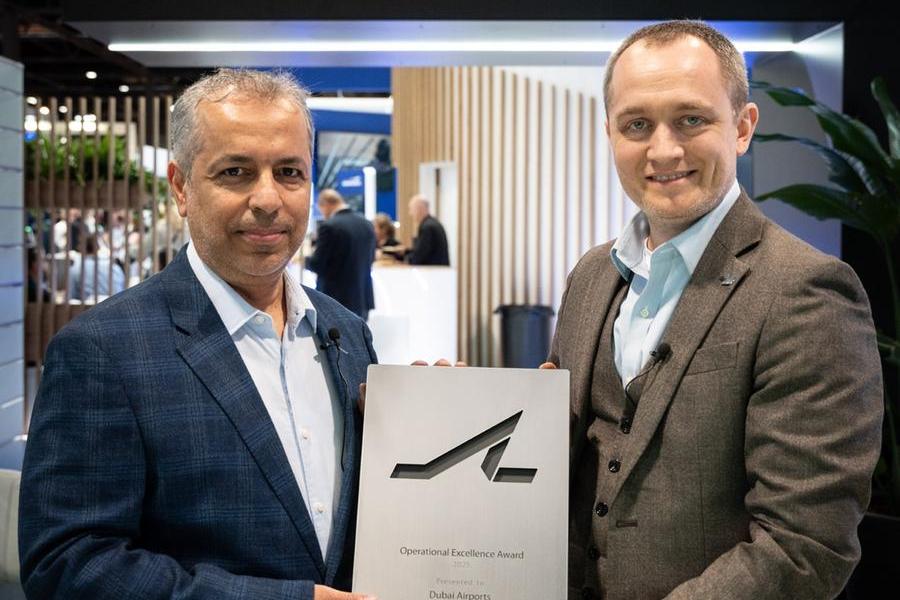 Operational Excellence Award presented to Dubai Airports