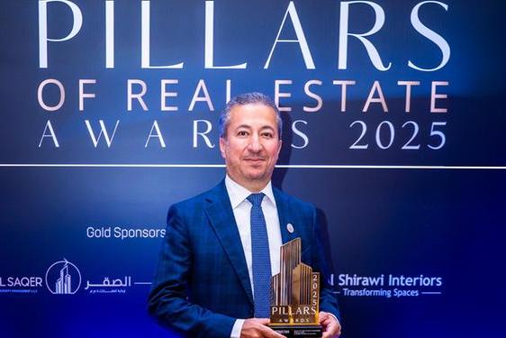 Hazem Al Hamed honored as CEO of the Year at the Pillars of Real Estate ...