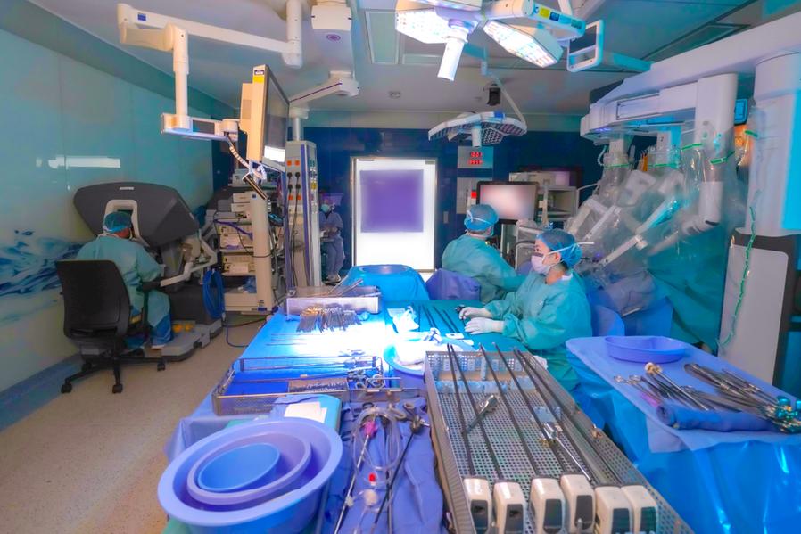 KFSHRC advances robotic surgery with a successful Ivor Lewis Esophagectomy
