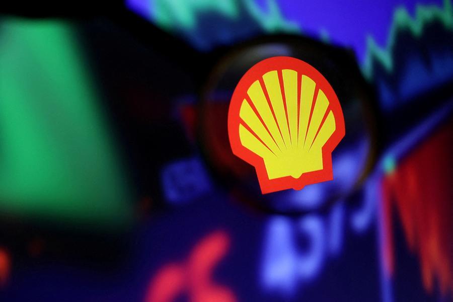 Shell's profit beats expectations at $6.9bln, raises dividend by 5%