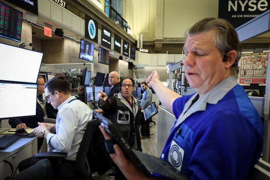'Software-mageddon' leaves investors bargain-hunting but wary