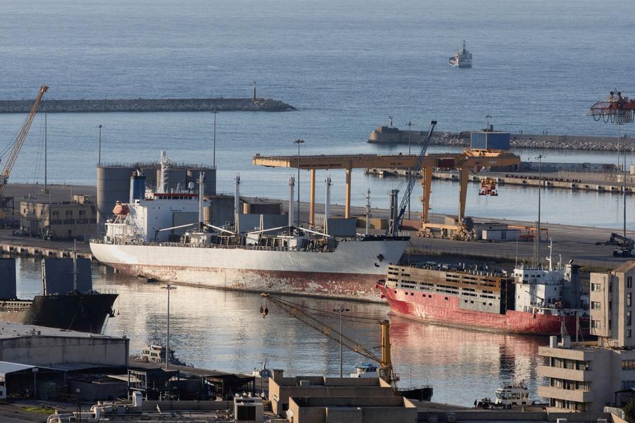 Saudi oil tanker carrying 90,000 tons of crude oil arrives at Syria port