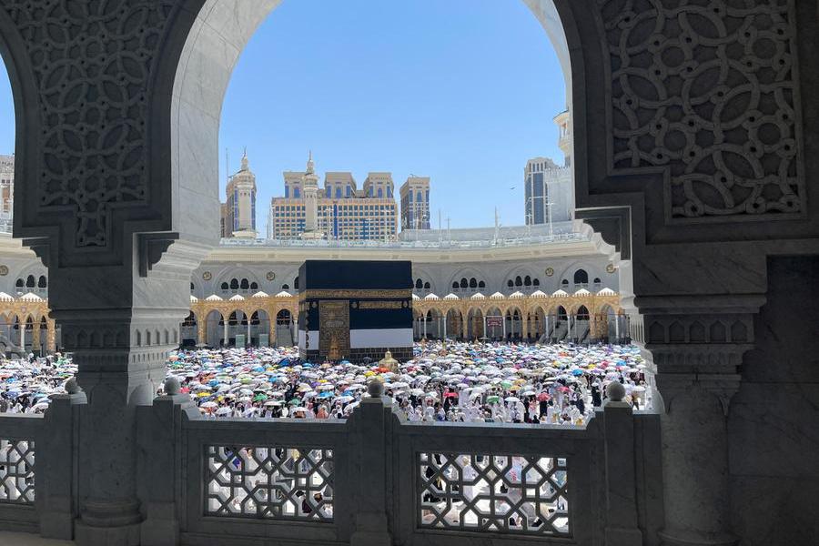 Haj comes to a close officially as remaining pilgrims bid farewell to Mina
