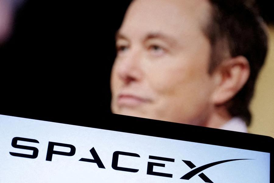 Musk rewrites IPO playbook with large slice of SpaceX stock for retail ...