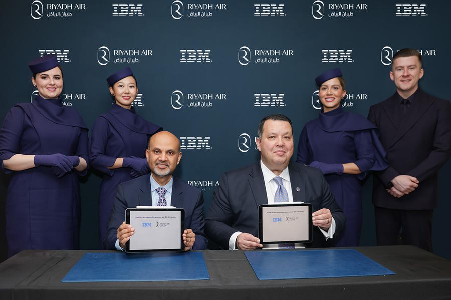 طيران الرياض و "IBM" يوقعان شراكة استراتيجية لتأسيس أول منظومة تشغيلية ...