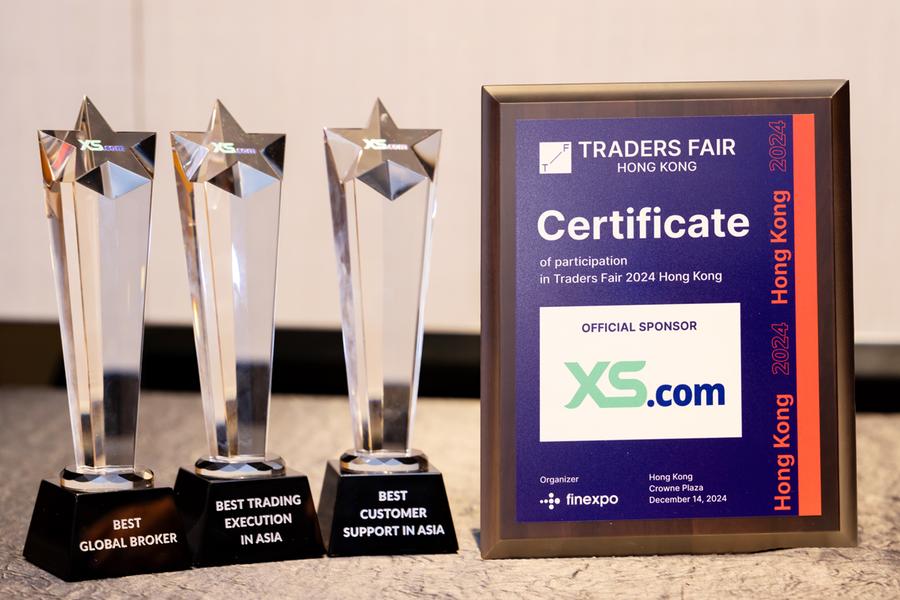 XS.com crowned as best global broker at Traders Awards Ceremony in Hong ...