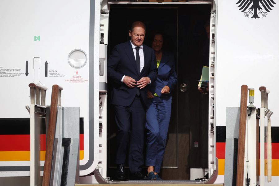 Germany's Scholz visits Korean DMZ, urges North Korea to stop missile tests