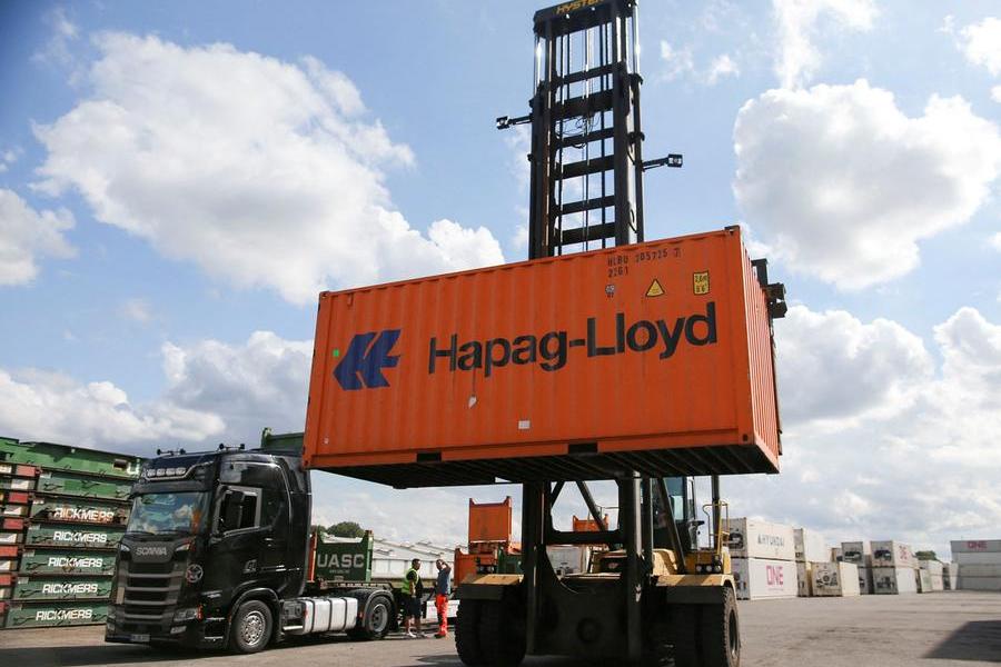 Maersk, Hapag-Lloyd will add more vessels to alliance if Red Sea ...