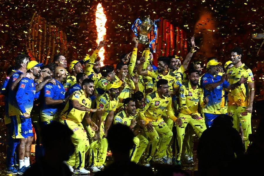 Chennai win fifth IPL crown as Dhoni eyes return next year