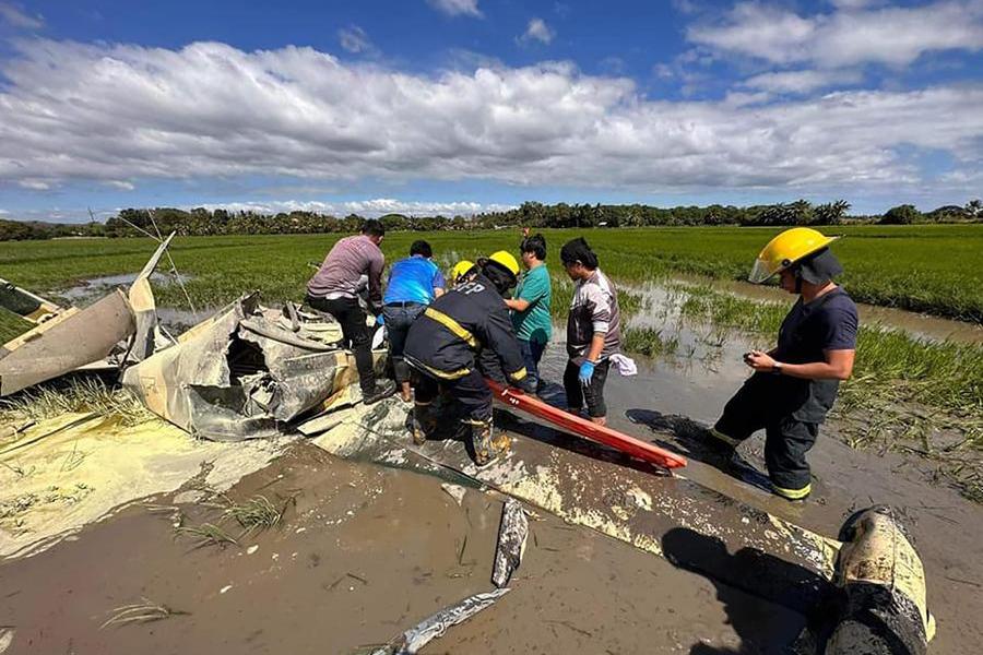 Wreckage of missing Philippine plane found, all six on board dead