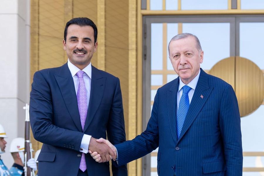 Emir of Qatar, Turkish President discuss bilateral relations, regional developments