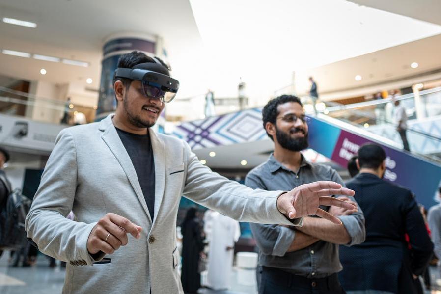 Microsoft debuts HoloLens 2 at the Dubai Metaverse Assembly