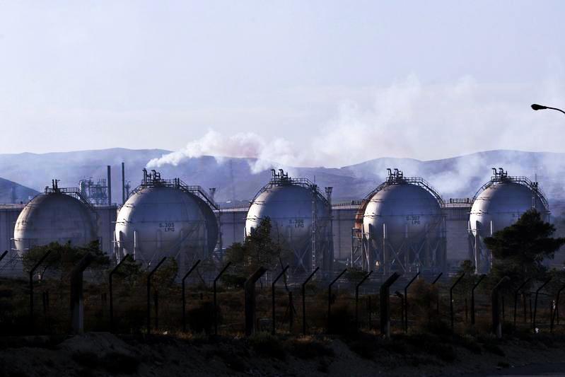 Jordan awards refinery expansion project