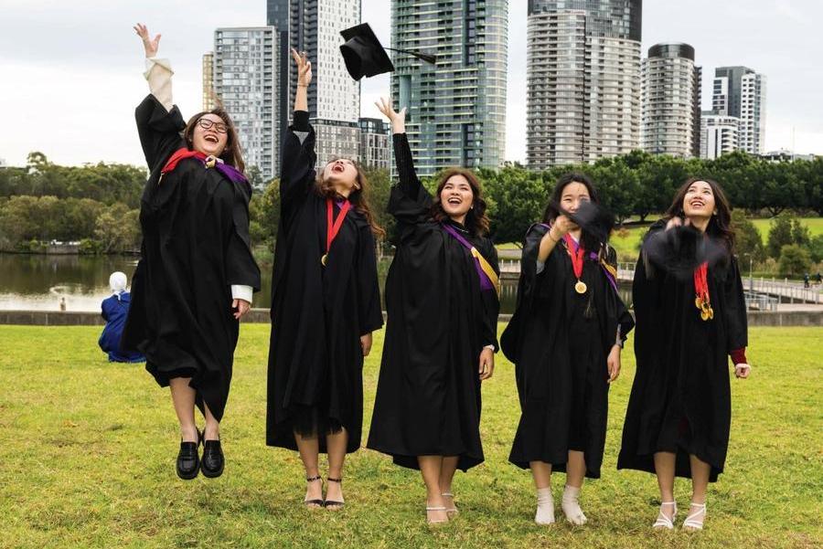 SP Jain Global’s undergraduate programs achieve 100% placement success