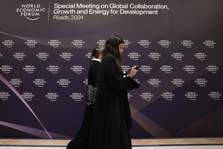 Bahrain takes part in WEF meeting in Riyadh