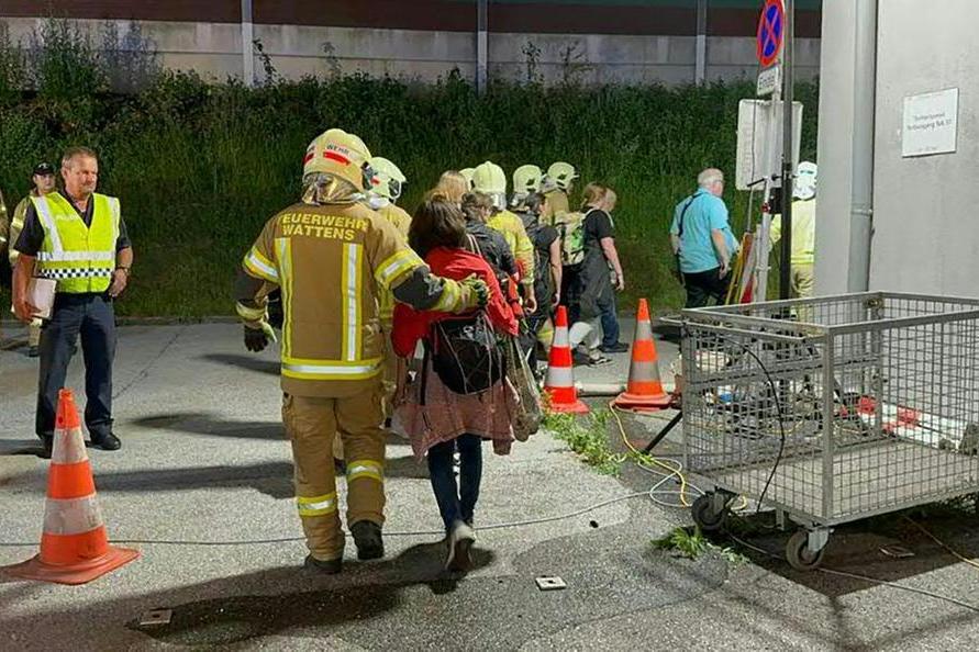 200 train passengers evacuated from Austrian tunnel after fire