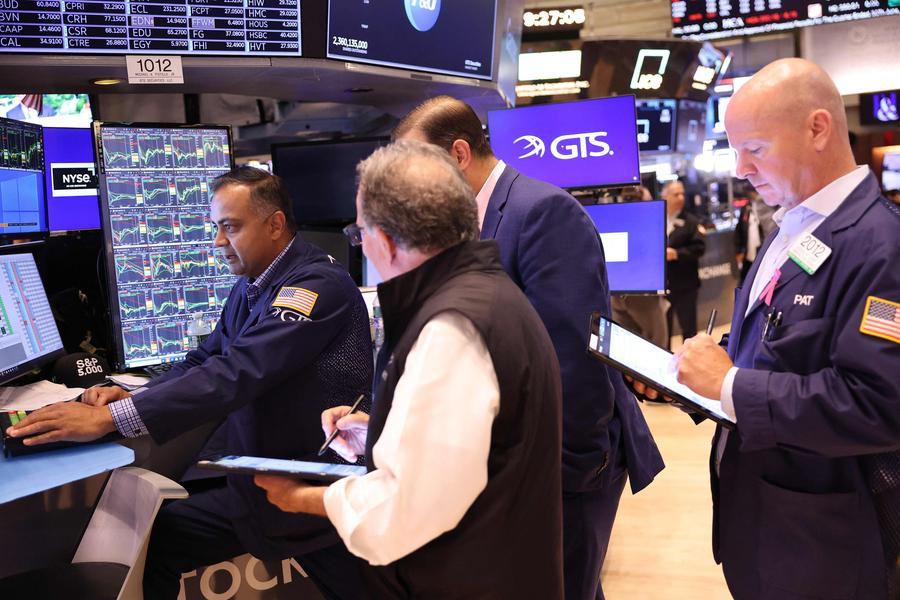Stocks turn lower again as nervous traders navigate volatility
