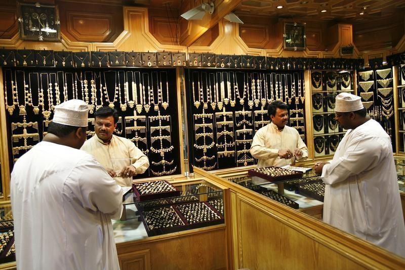 Buying gold becomes cheaper in Oman