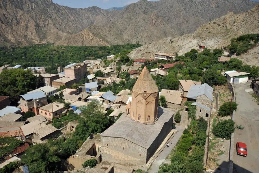 Armenia-Turkey crossing opened for first time in 35 years