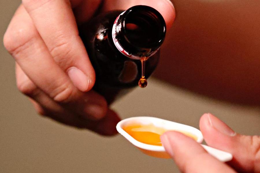 Pakistan seizes poisonous solvent used in cough syrup