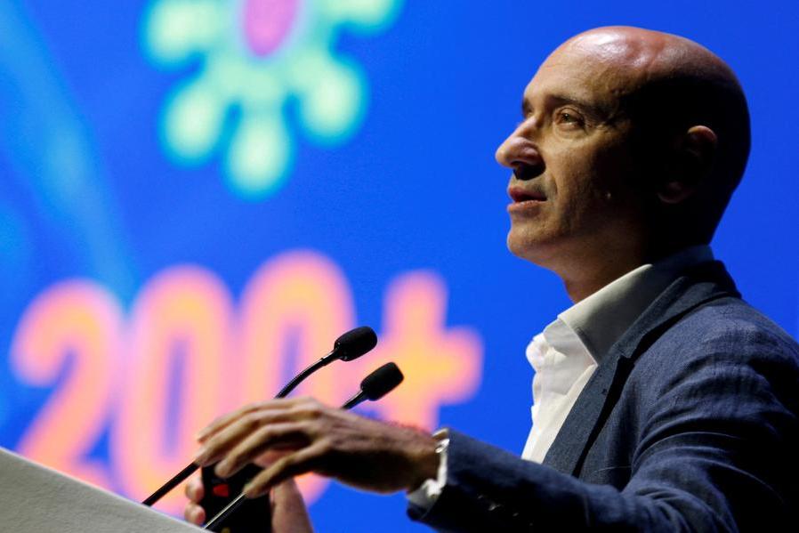 Pearson names Microsoft exec Abbosh CEO as Bird retires