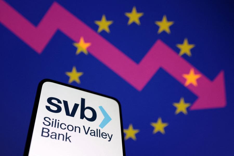 Bank stocks plunge resumes as SVB market turmoil continues