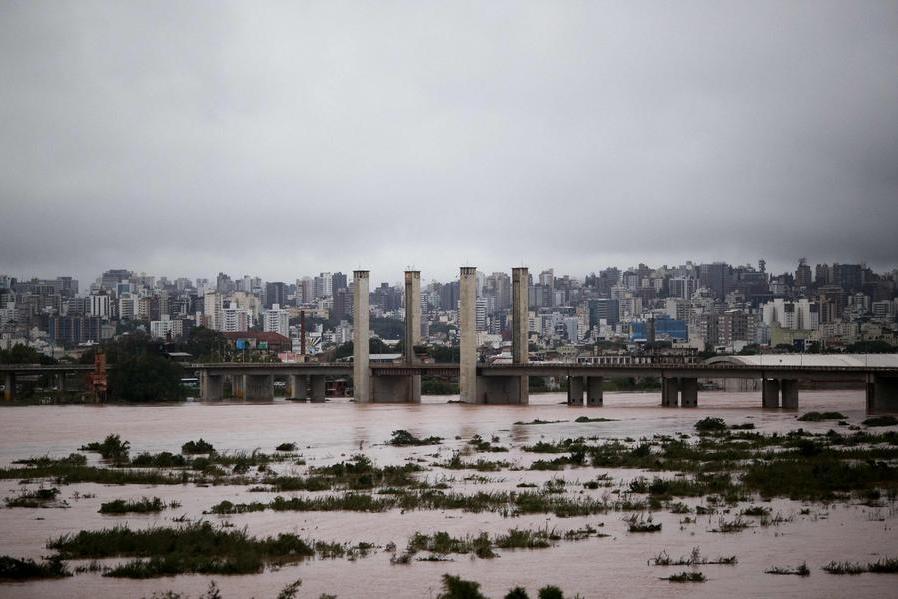 In south Brazil, race to deliver aid ahead of new storms