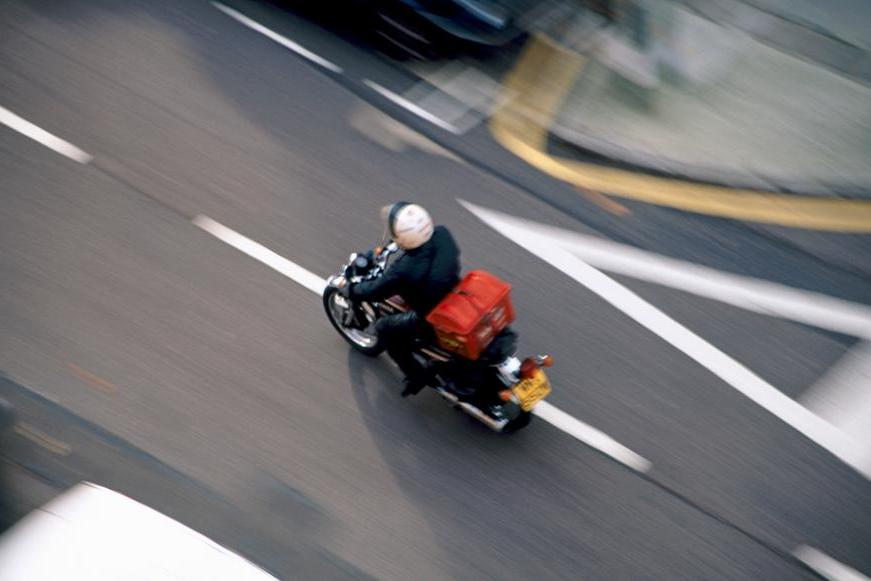 Viral video: Pakistani delivery rider earns praise from UAE authority