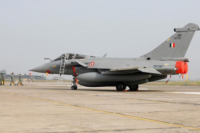 France eyes new Qatar Rafale warplane deal - defence ministry source