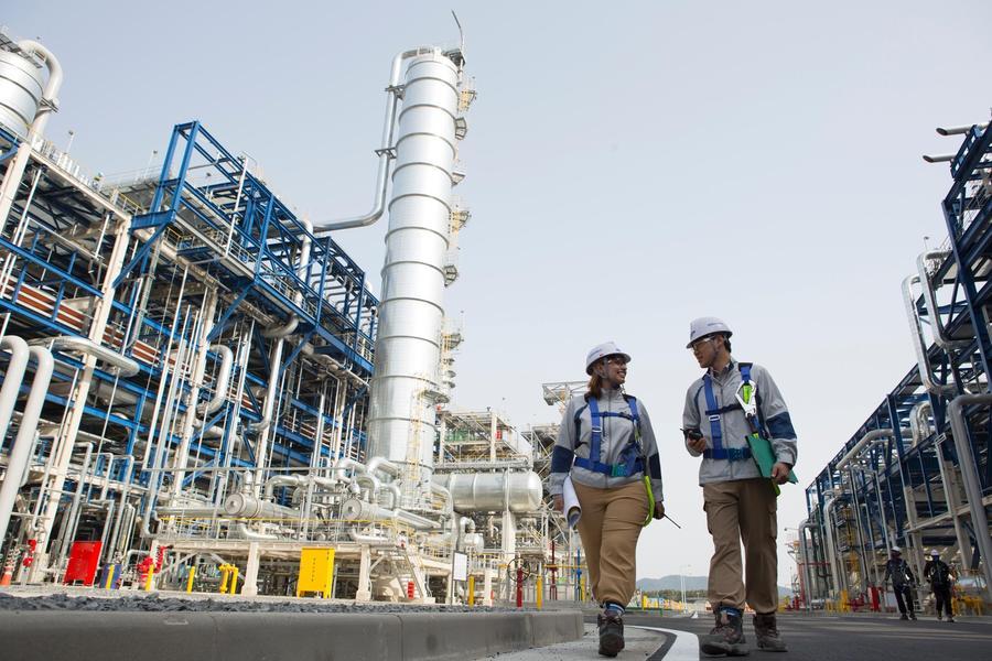 Petrofac wins major EPS contracts from Shell Oman