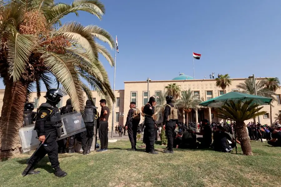 Sadr loyalists storm Iraqi government palace