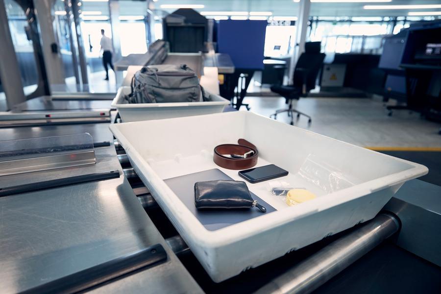 Emirates issues guidelines for travellers carrying power banks ...