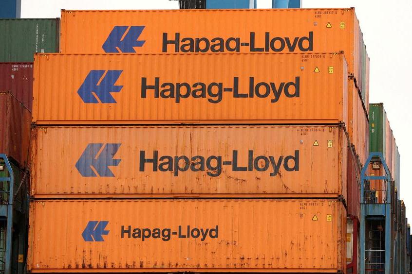 Hapag-Lloyd takes largest ship-to-ship LBM delivery