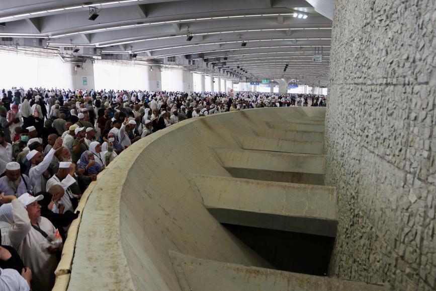 Saudi: 17,615 people detained for attempting to perform Haj without permits
