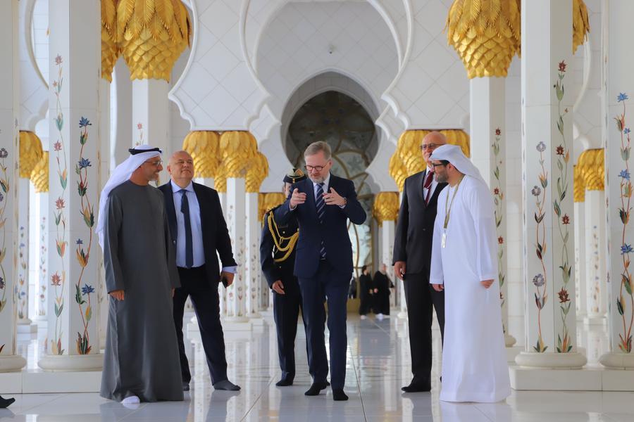 Czech Prime Minister visits Sheikh Zayed Grand Mosque