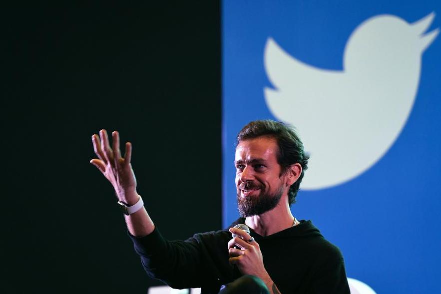 Former Twitter CEO apologizes to staff after massive layoffs