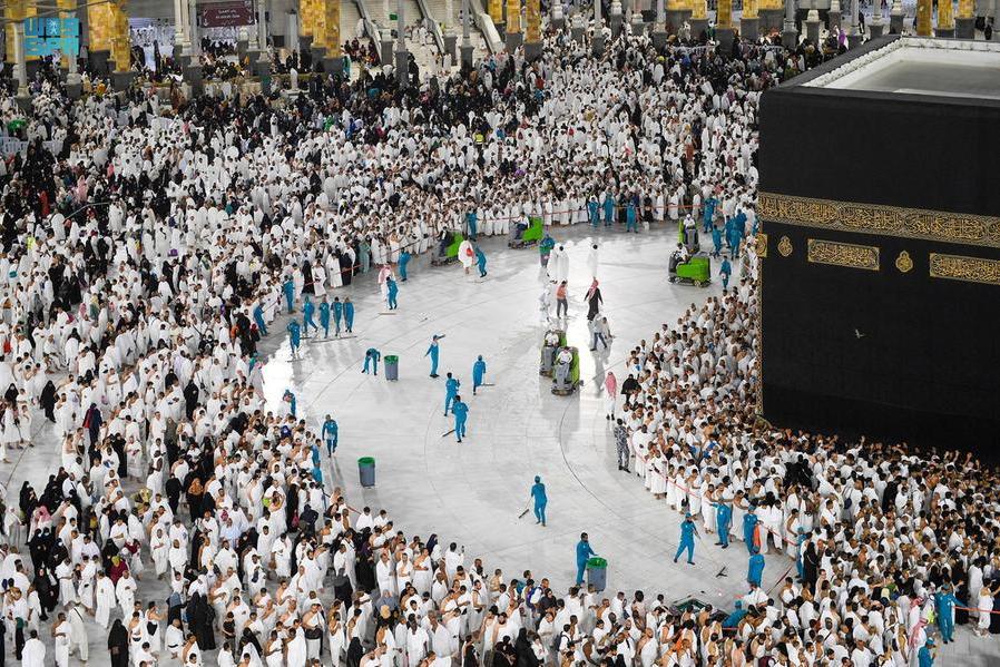 Over 1mln worshippers visit Grand Mosque on Friday
