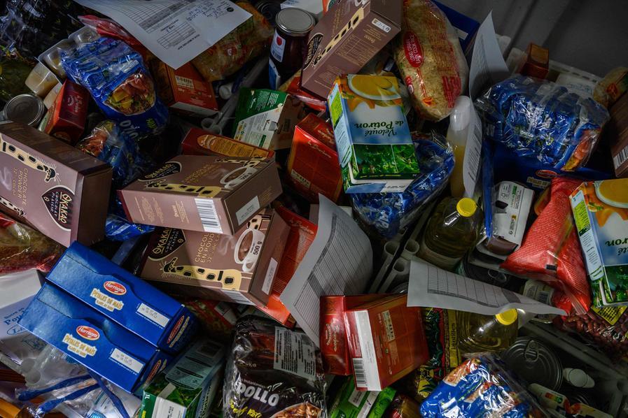 Oman: Six tonnes of expired food seized in Suhar raid