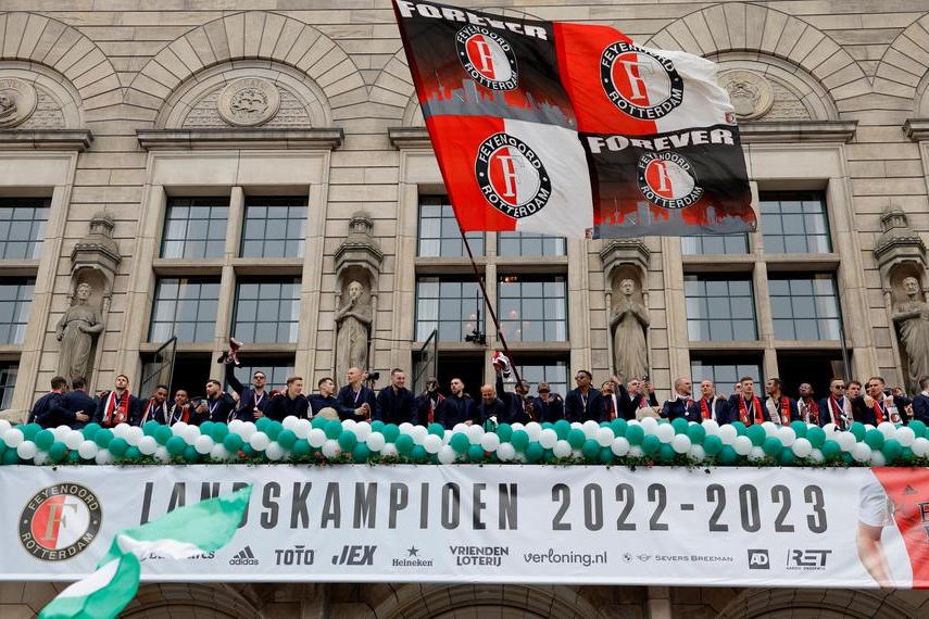 Feyenoord fans pack centre of Rotterdam to celebrate league title