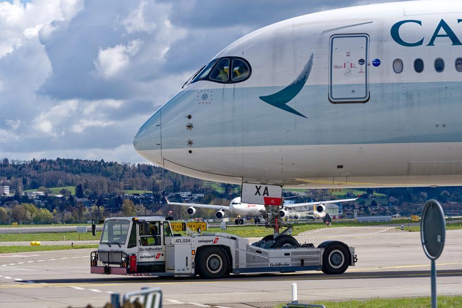 What are airlines doing in response to Cathay Pacific's Airbus A350 ...