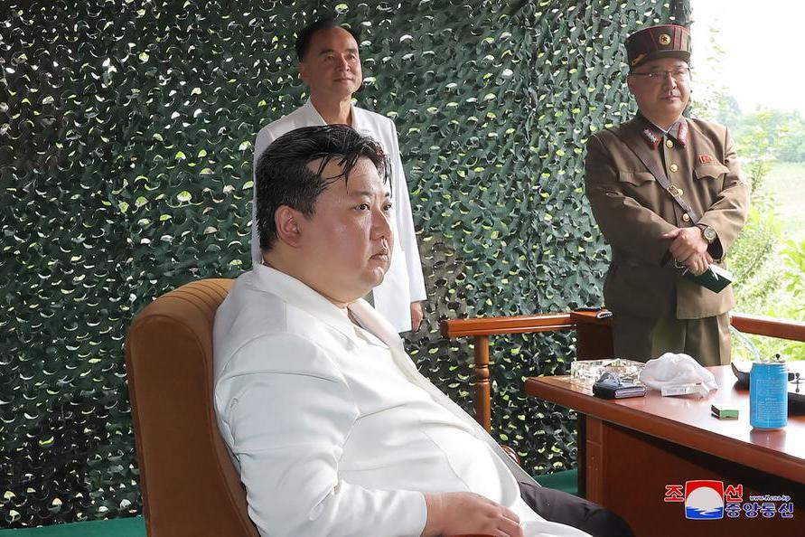 Kim Shows Off New North Korean Drones Icbms To Russia Defence Minister