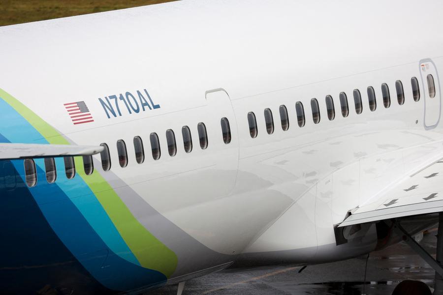 Probe suggests blown-out Boeing jet panel had missing bolts