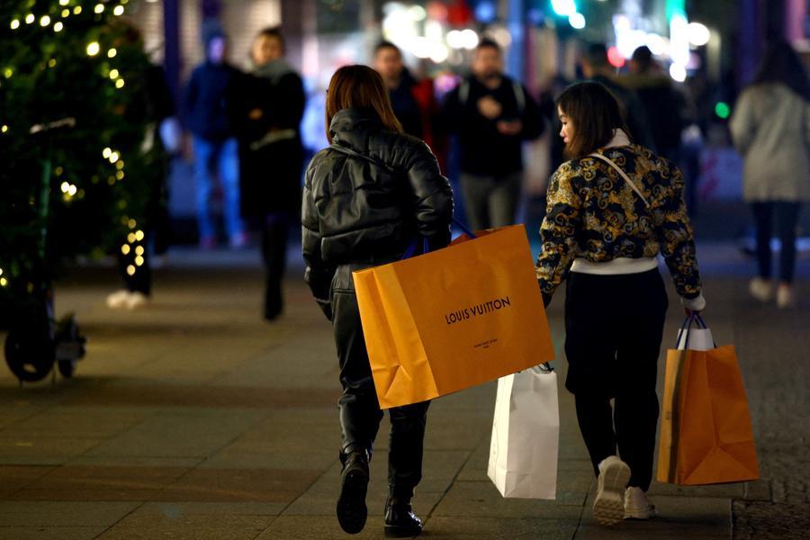 German consumer sentiment to rise with start of new year -GfK