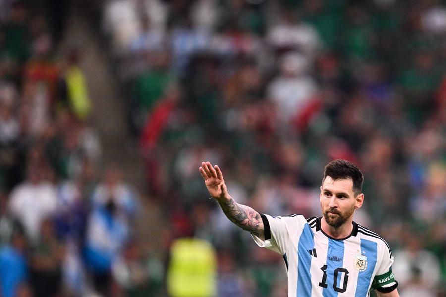 Elusive Messi like ski star Tomba, says Poland coach