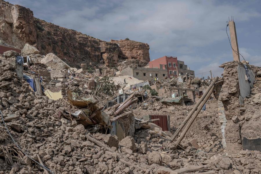 King of Morocco visits earthquake patients at Marrakech, donates blood