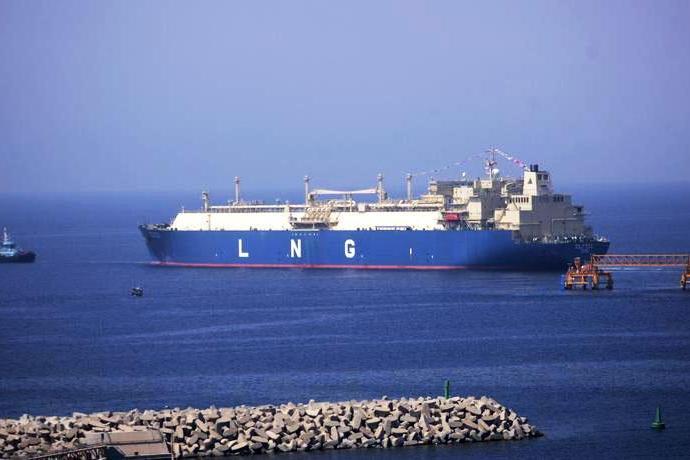 LNG shipping rates tumble to multi-year lows as new vessels come online