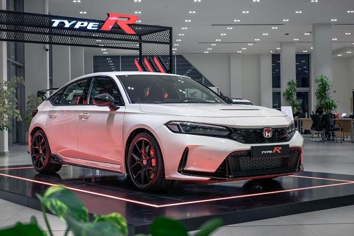 Honda Civic Type R wins “Performance Car of the Year” award