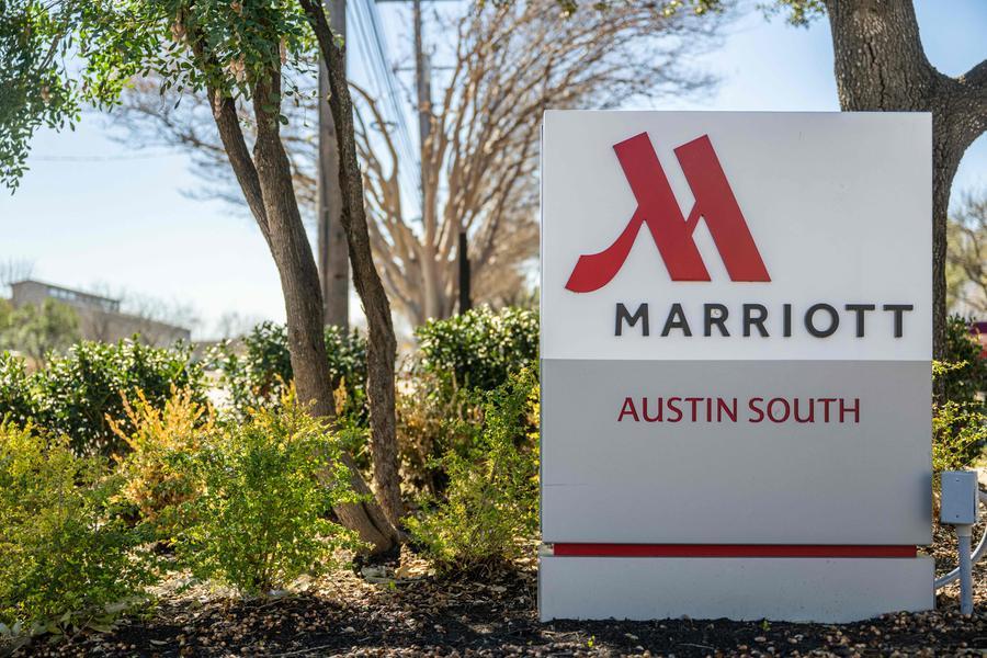 Marriott signs deal to take Ritz-Carlton brand to Bellagio