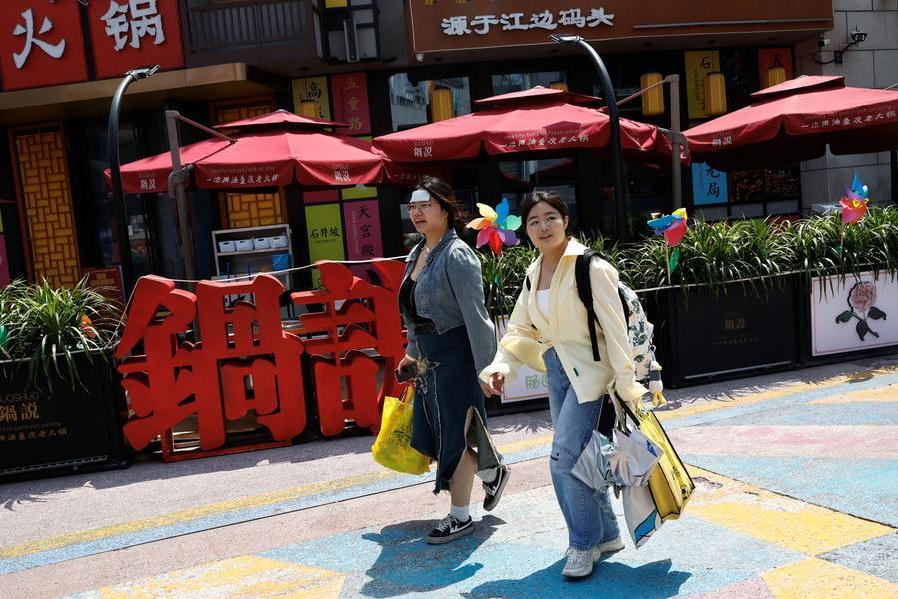 Beijing sweats in extreme 40C plus heat for record third day